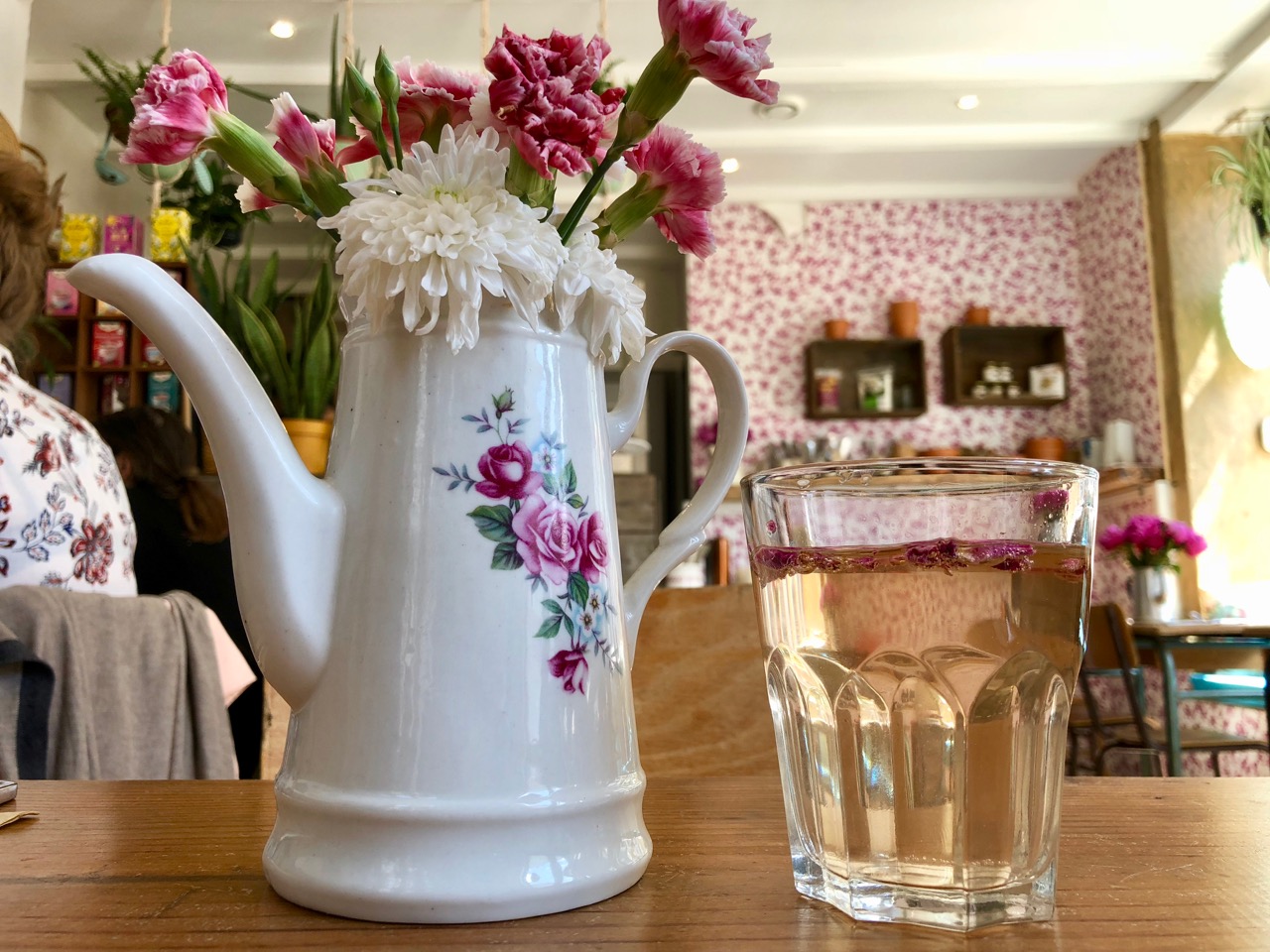 Slow & Green Cantine Lille Wazemmes - cruche-fleurs - Plus au nord