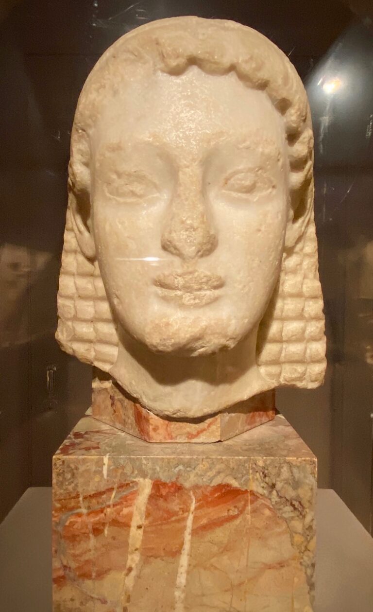 Amiens-musee-de-Picardie-tete-de-Kouros - Plus au nord