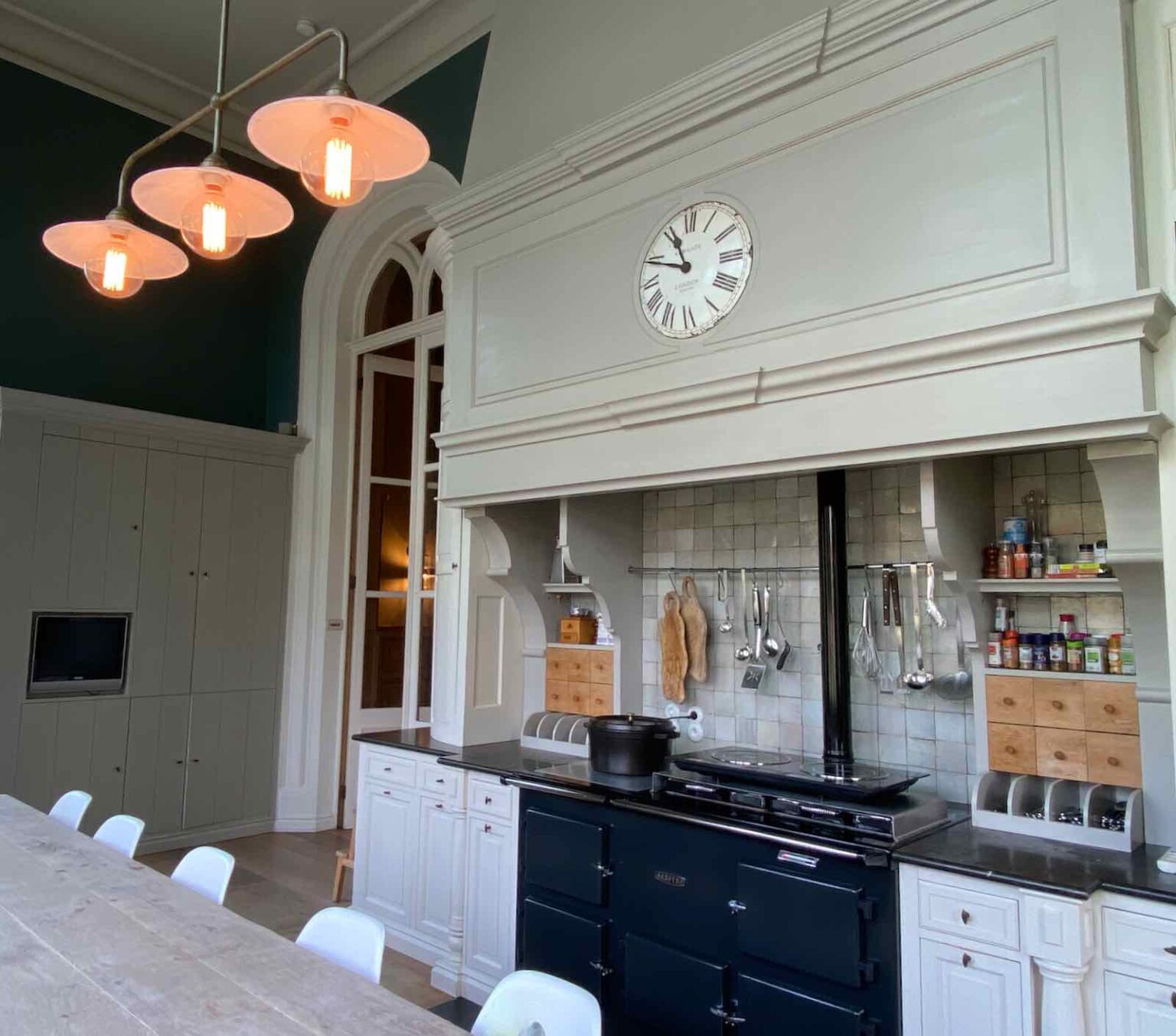 Bruges-chateau-Ten-Torre-cuisine-piano - Plus au nord